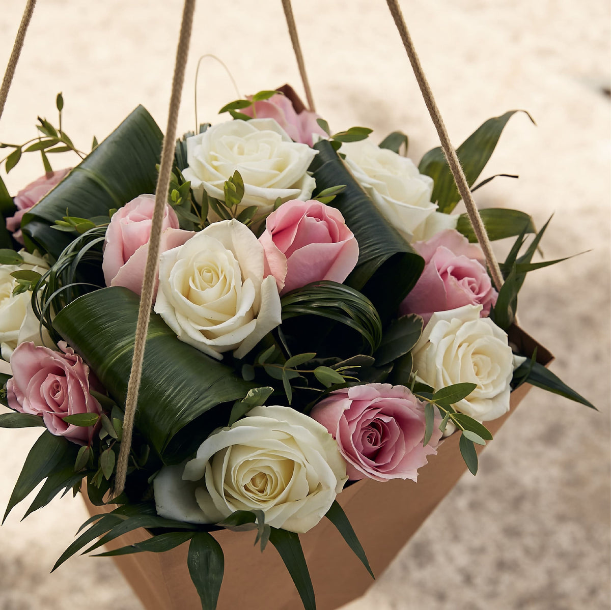 Bouquet de Roses et son Sac – Espace Fleurs